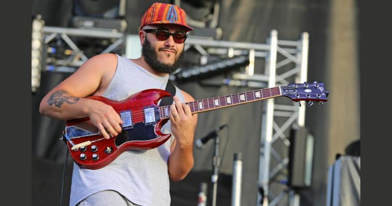 Glassjawが粘り強く活動していたのでギタリストJustin Bechのギアをまとめてみた - masa BLIK ito.com